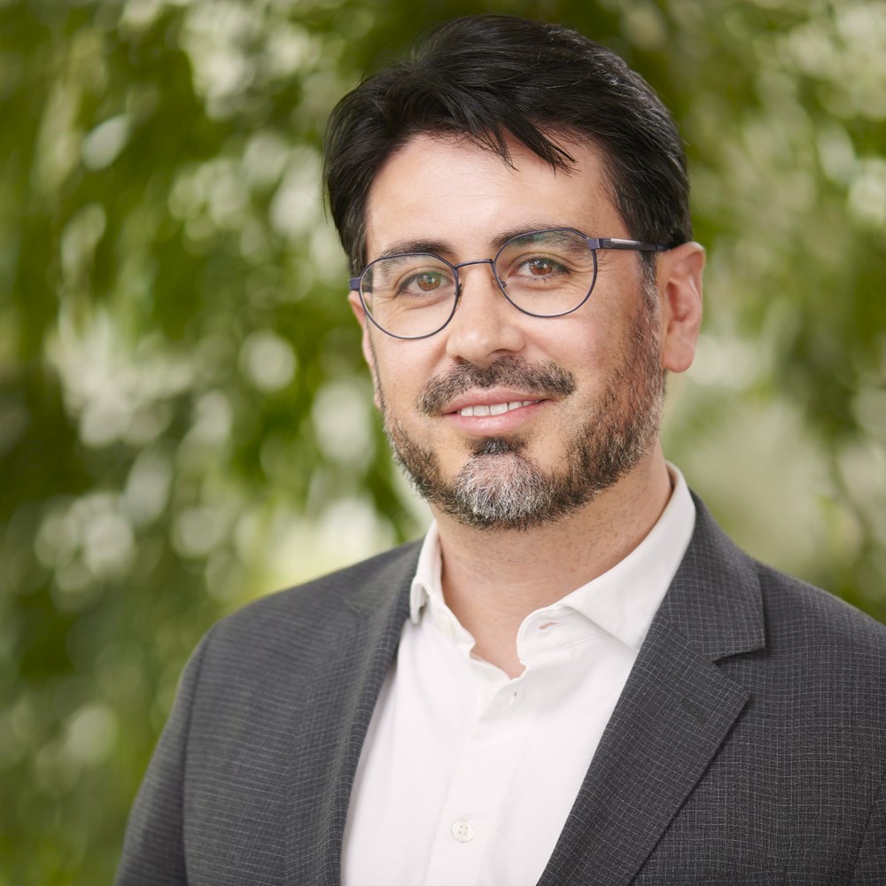 Chemistry and Biochemistry Professor Efrain Rodriguez Named 2023-24 Distinguished Scholar ...